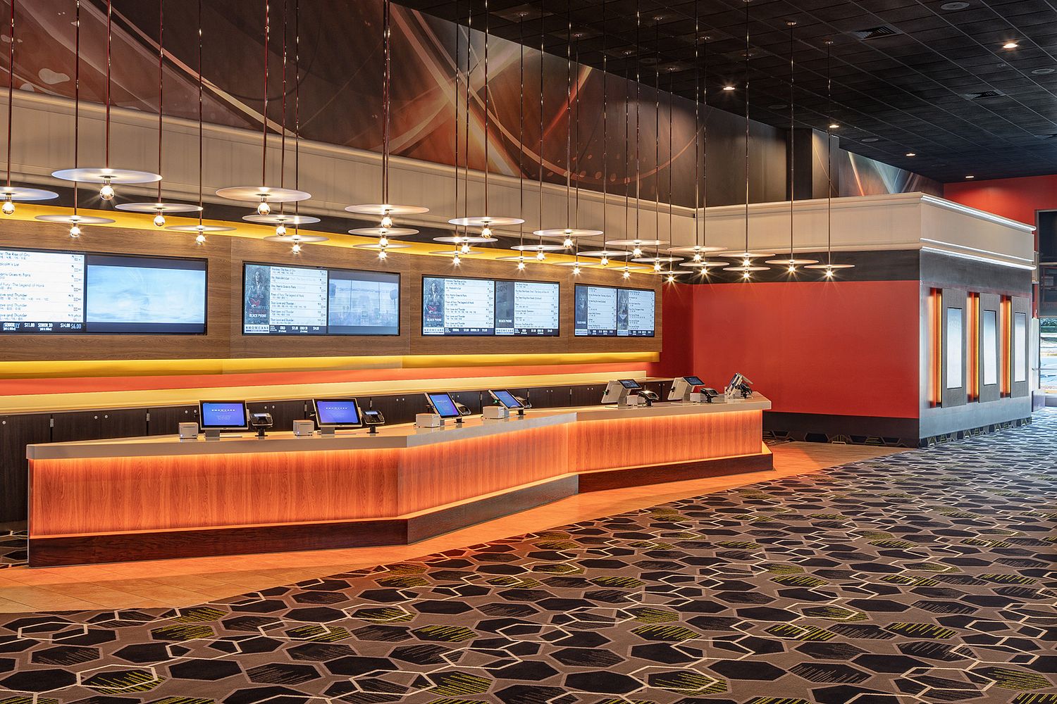 Warwick RI Movie Theater | Showcase Cinemas Warwick Quaker Lane ...