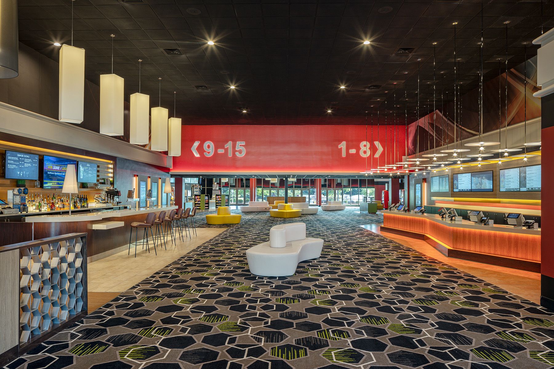 Warwick RI Movie Theater | Showcase Cinemas Warwick Quaker Lane ...