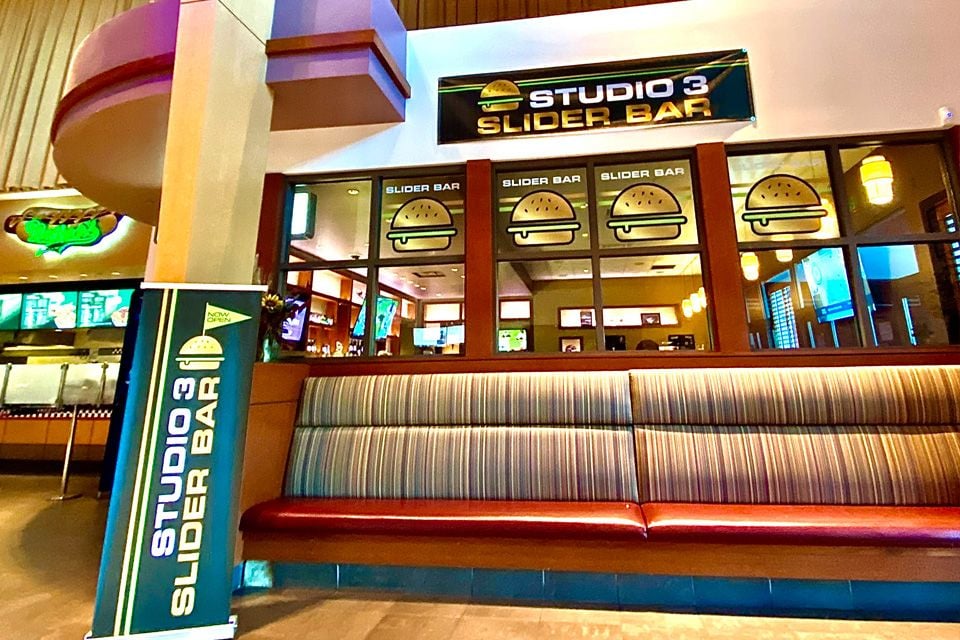 Showcase Cinema de Lux Patriot Place | Showtimes & Tickets - Showcase ...