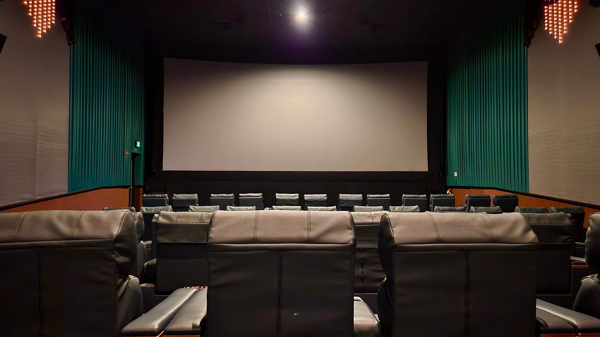 Theatre details - R/C Hollywood Cinema 4 — RC Theatres