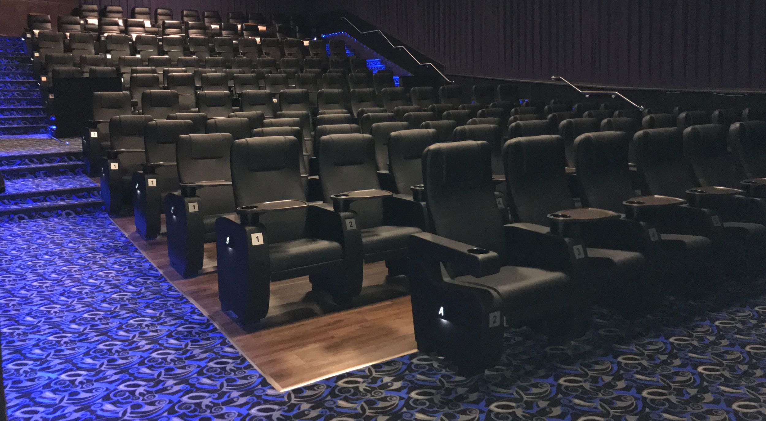 Dine-In Movie Theater in Orlando | Southchase 7 - Touchstar Cinemas