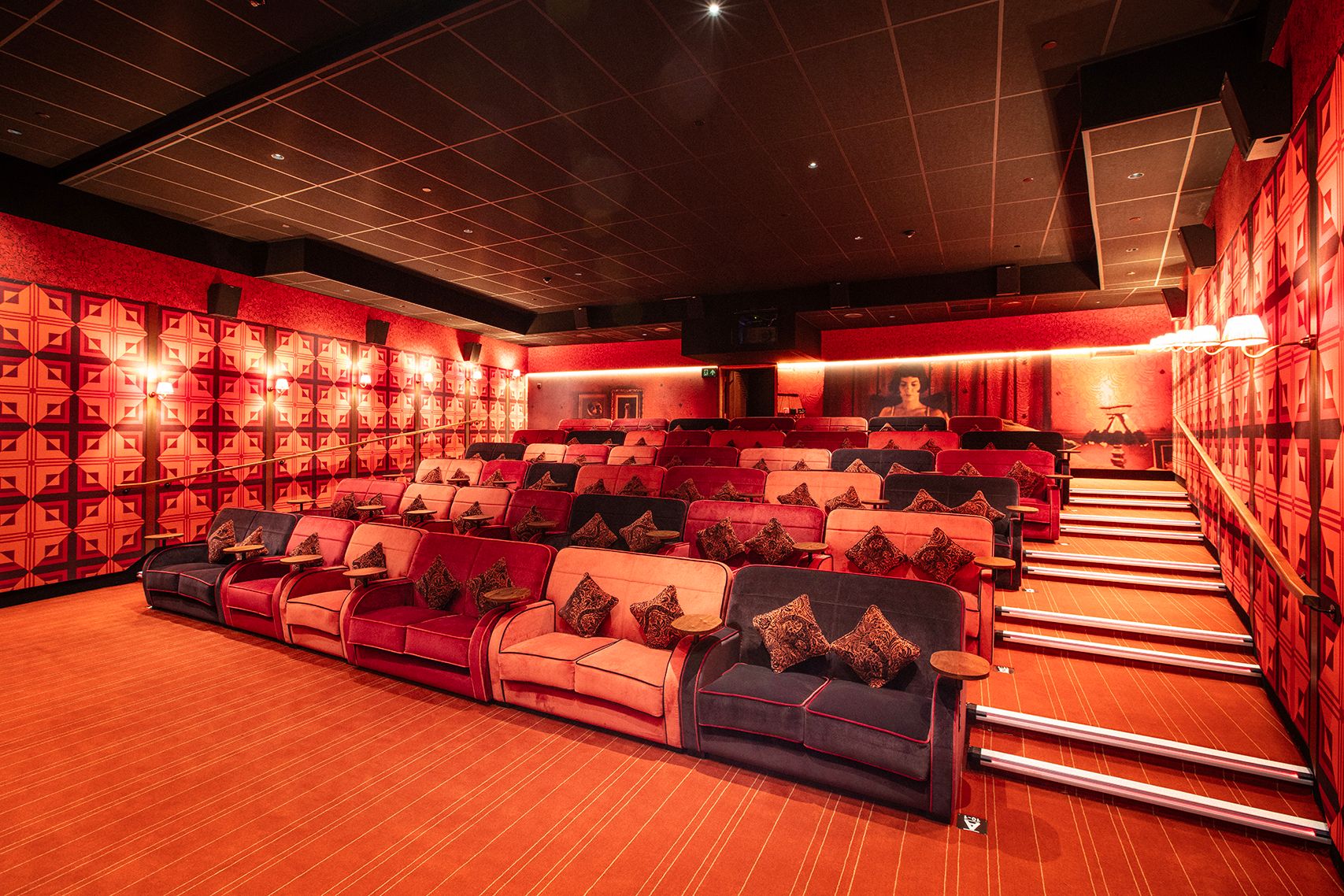 Luxury Cinema Bury St. Edmunds | Cinema Listings & Tickets - Everyman ...