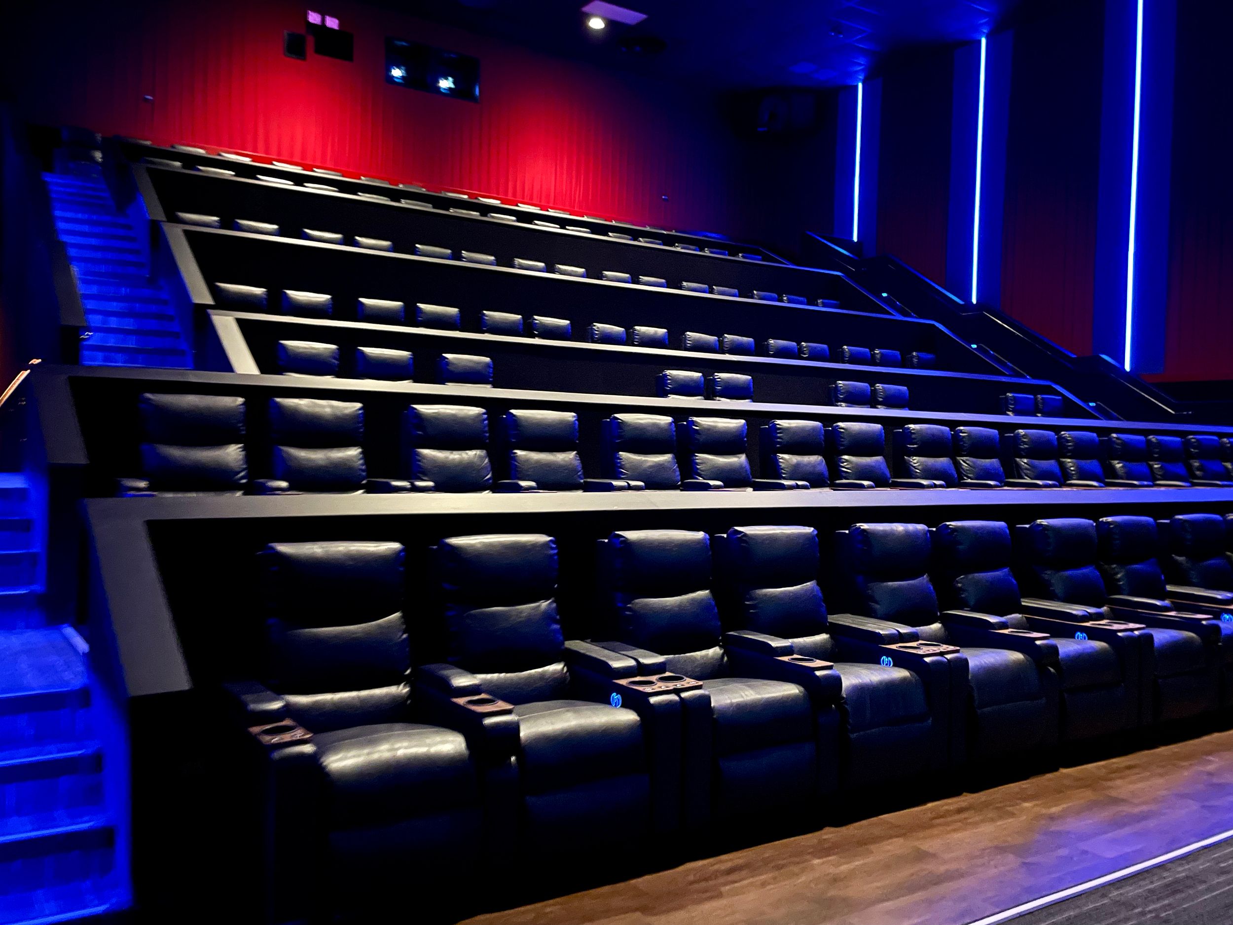 Theatre details - R/C Queensgate Movies 13 & IMAX - RC Theatres